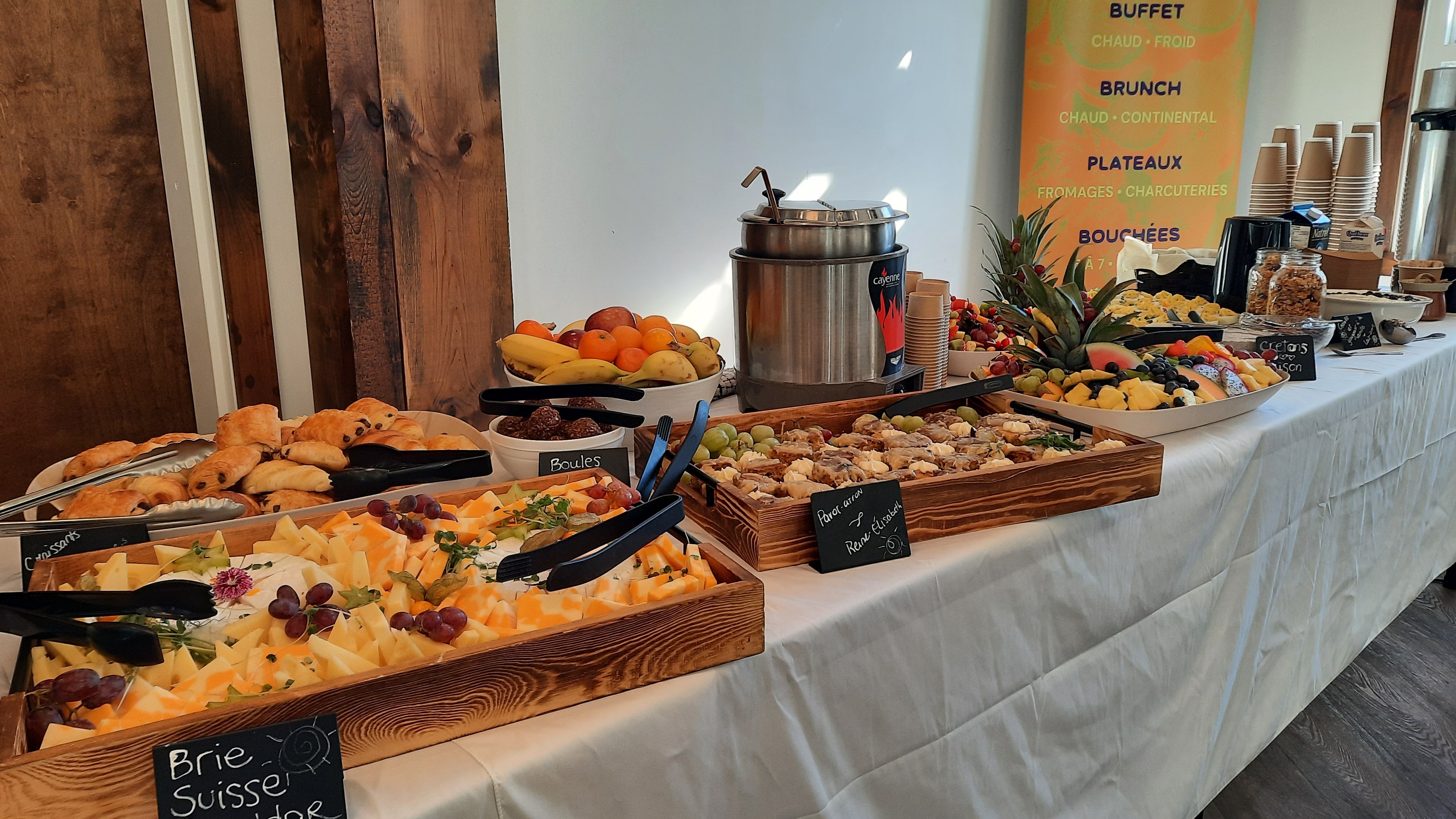 Brunch lunch | Hot buffet The Deluxe – Jam ta cuisine
